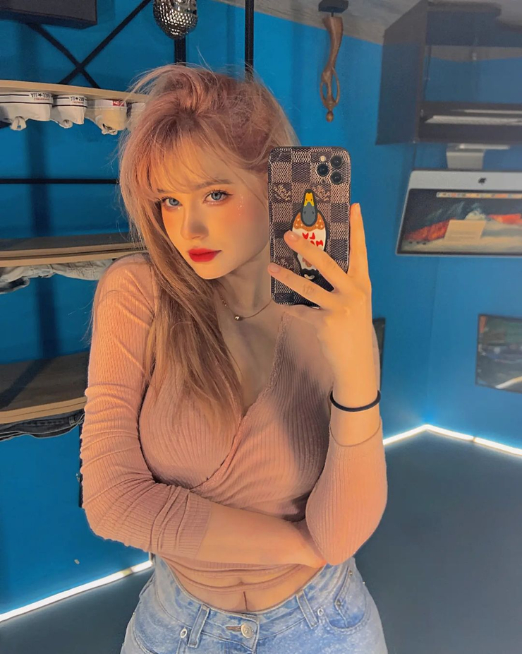 Picture of Anna Pan (Anzai)