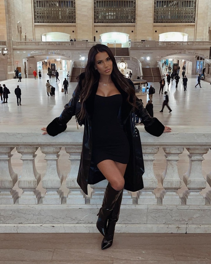 Picture of Samantha Rayner II