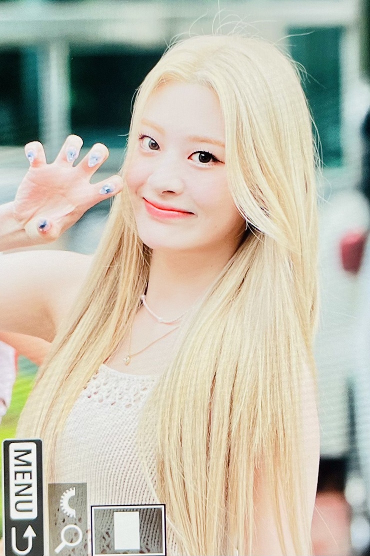 Picture of Seeun (STAYC)