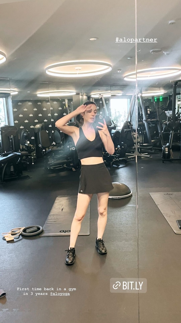 Adelaide Kane picture