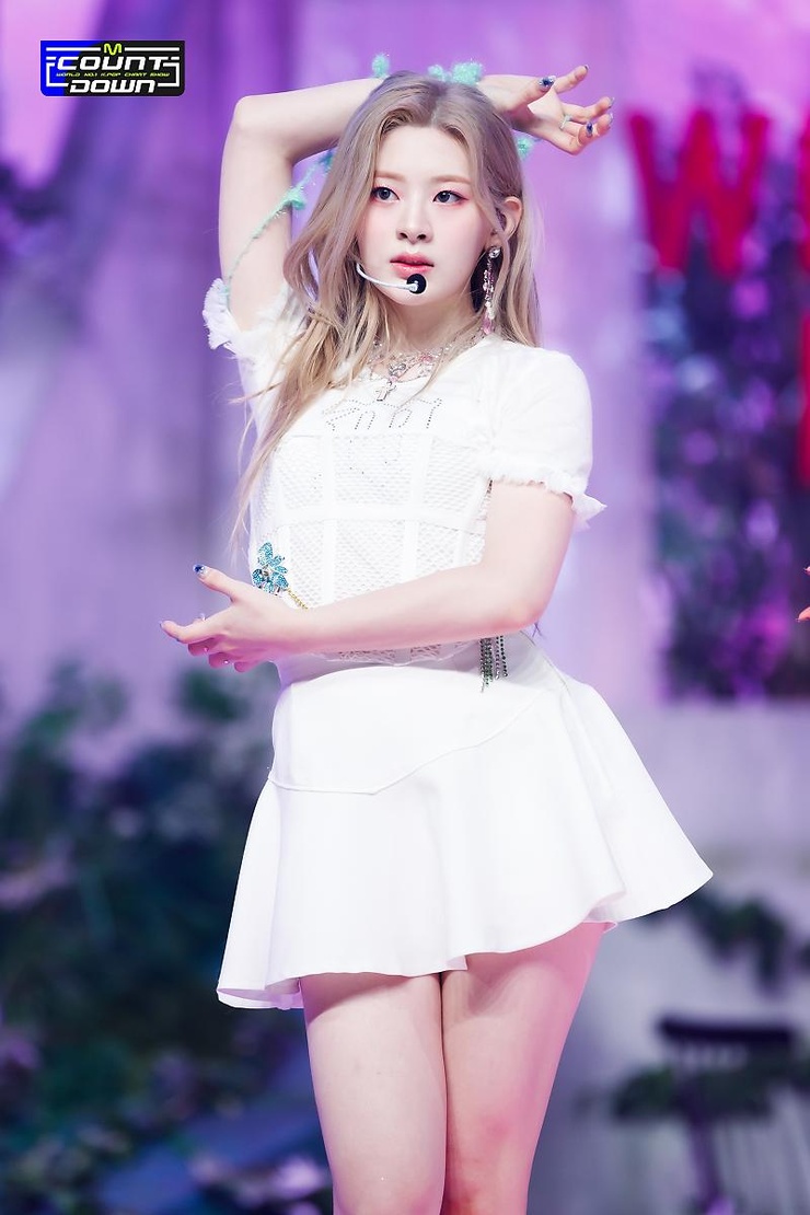 Picture of Seeun (STAYC)