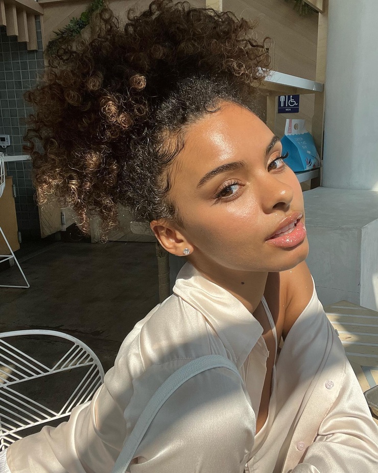 Picture of Ally Renee