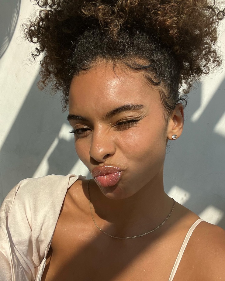 Picture of Ally Renee