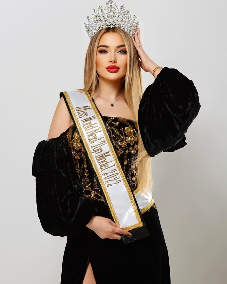 Picture of Anna Bari