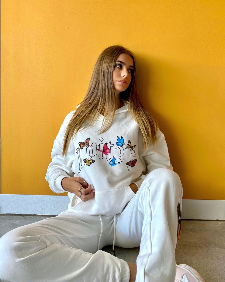 Picture of Sarah Leonard