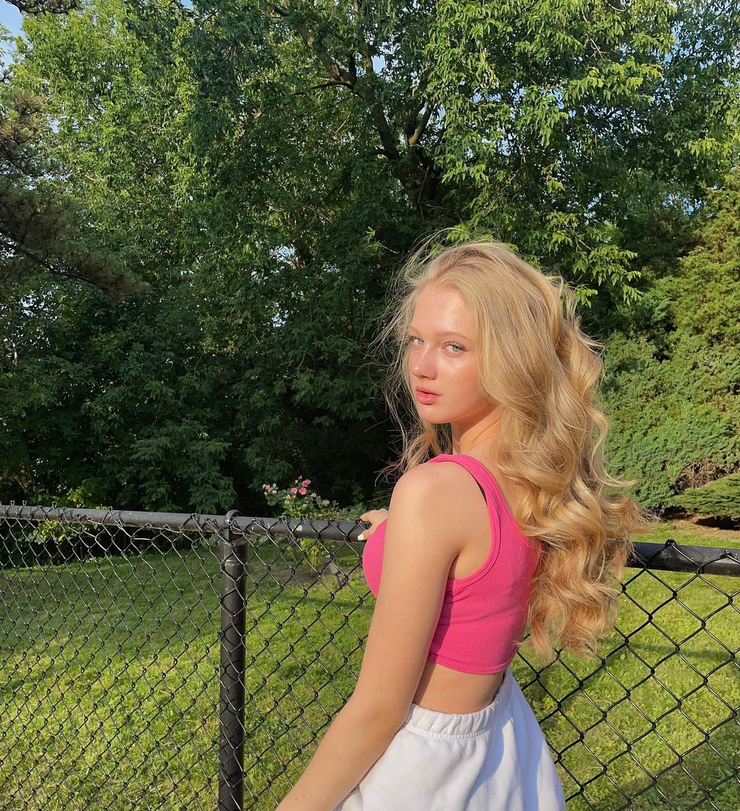 Picture of Sarah Abbott