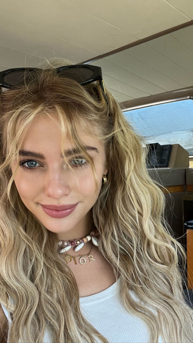 Picture of Alexa Breit