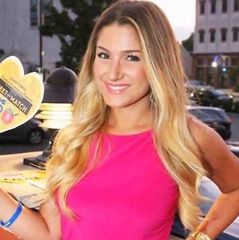 Picture of Elise Mosca.