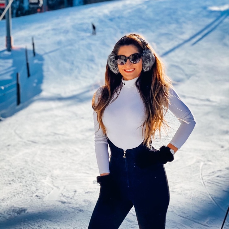 Picture of Elise Mosca.