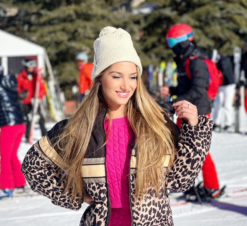 Picture of Elise Mosca.