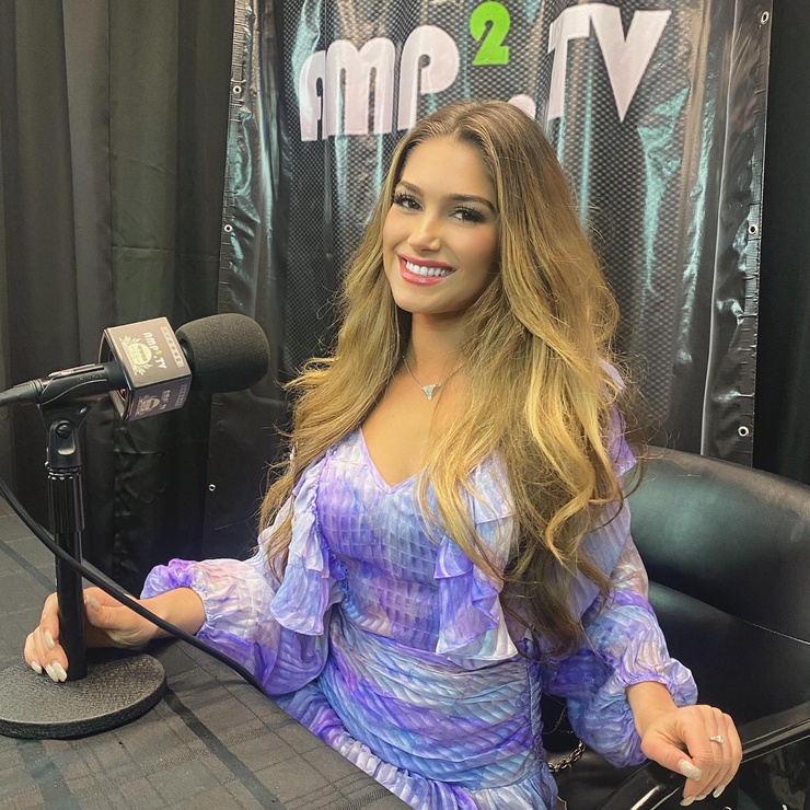Picture of Elise Mosca.