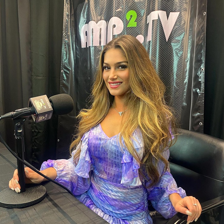 Picture of Elise Mosca.