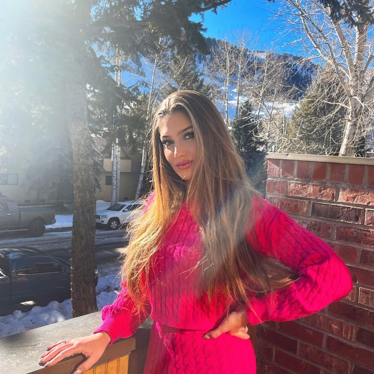 Image of Elise Mosca.