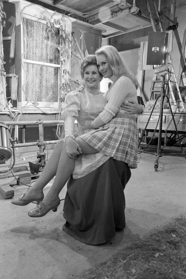 Picture of Jenny Hanley