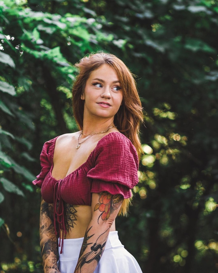 Picture of Deanna James