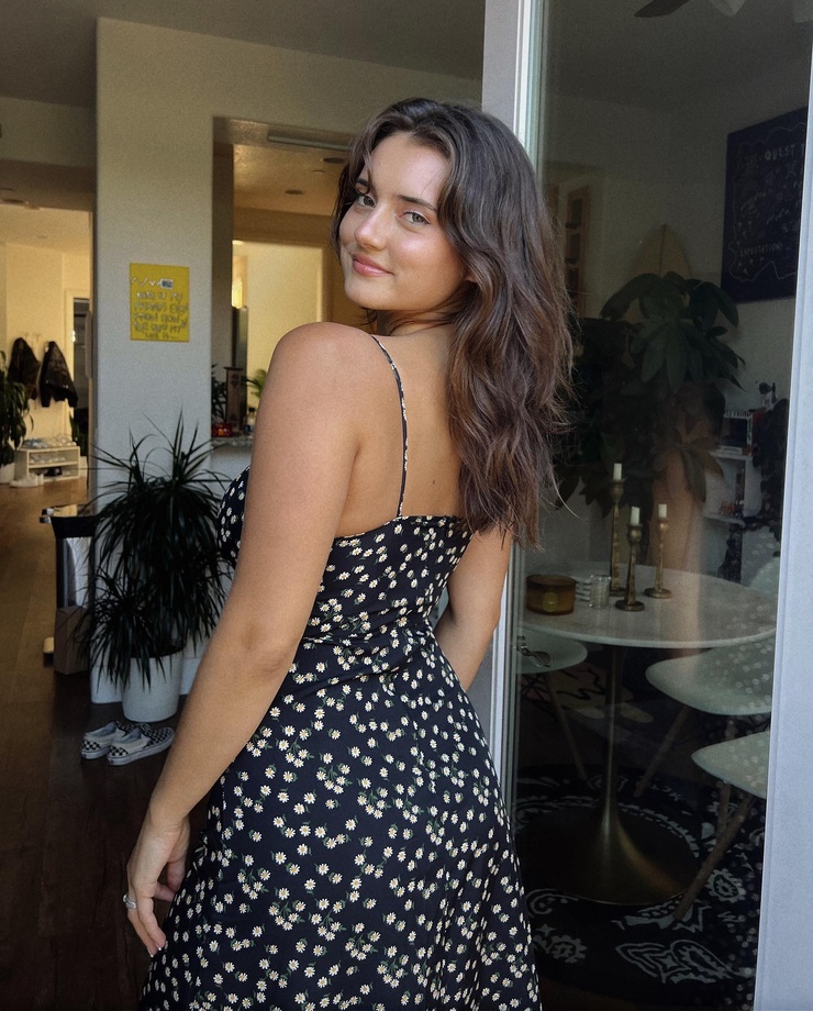 Picture of Sarah Curr