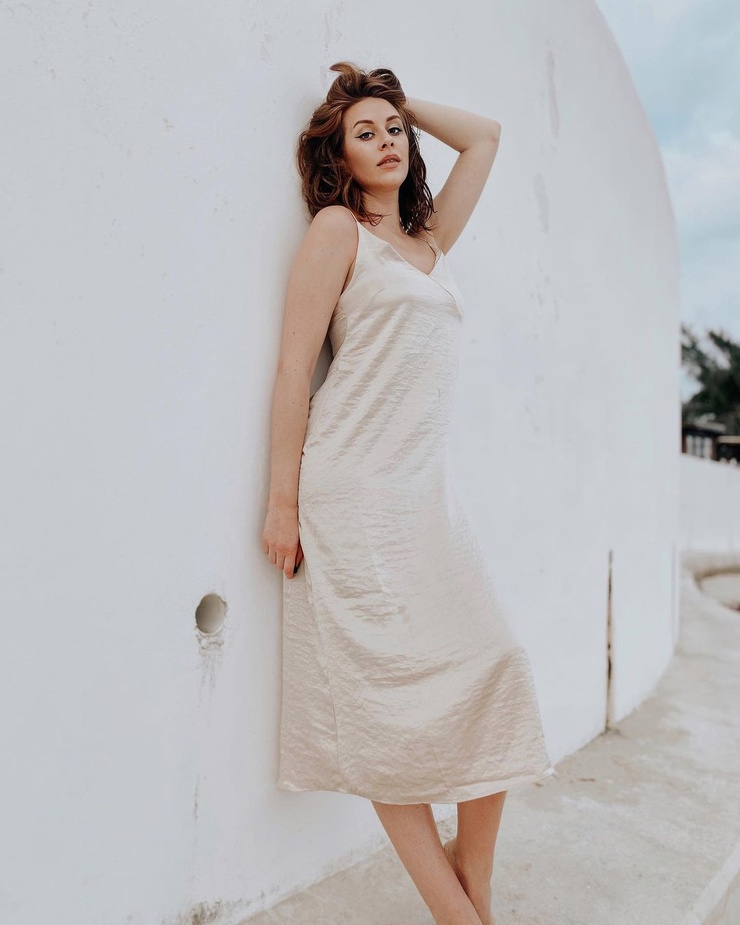 Charlotte Dobre image