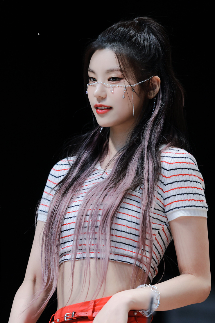 Hwang Yeji picture