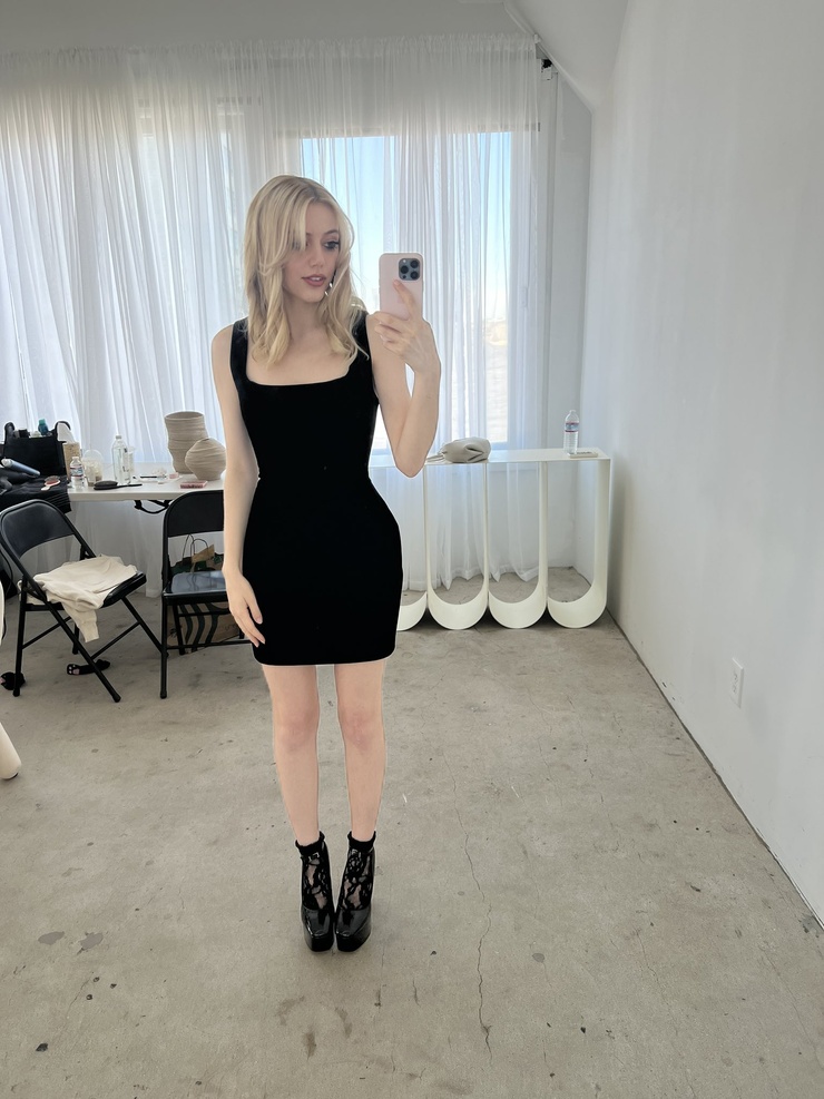 Picture of Grace Van Dien