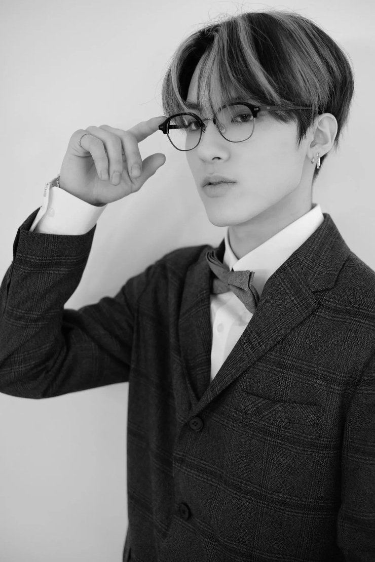 Son Young Jae picture