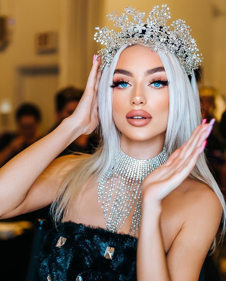 Picture of Caroline Derpienski