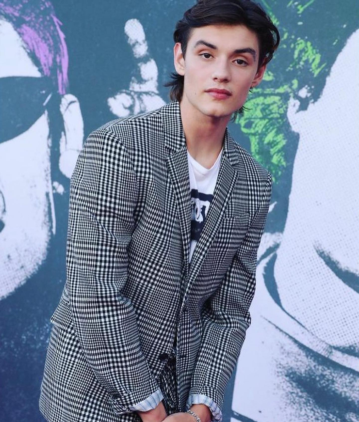 Image of Louis Partridge