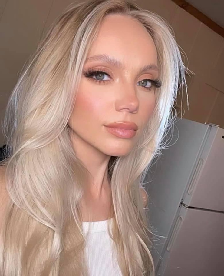 Picture of Danielle Bradbery