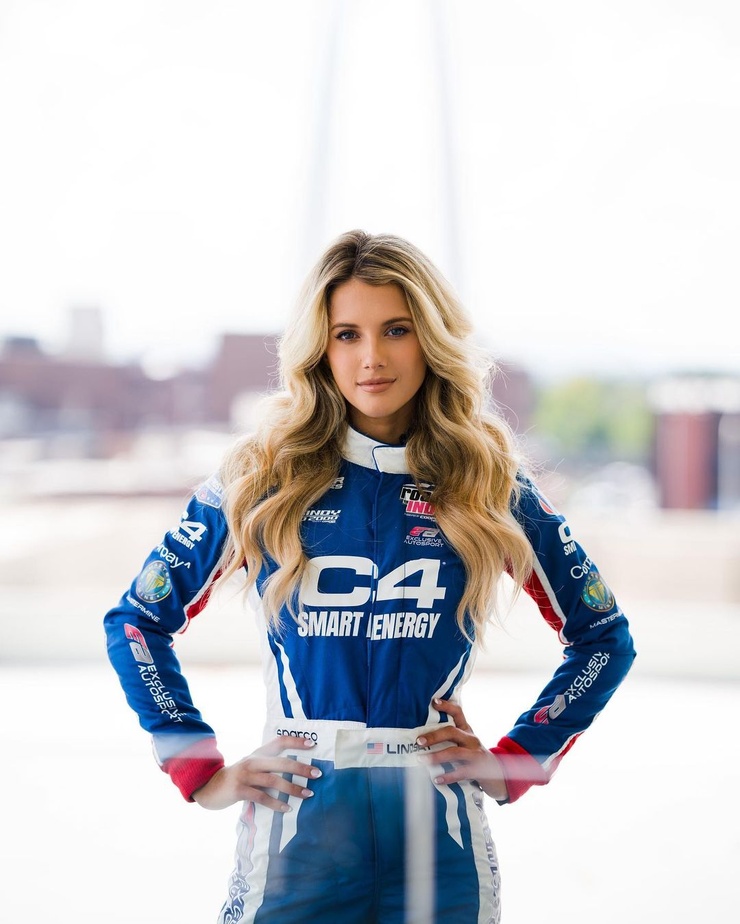 Picture of Lindsay Brewer