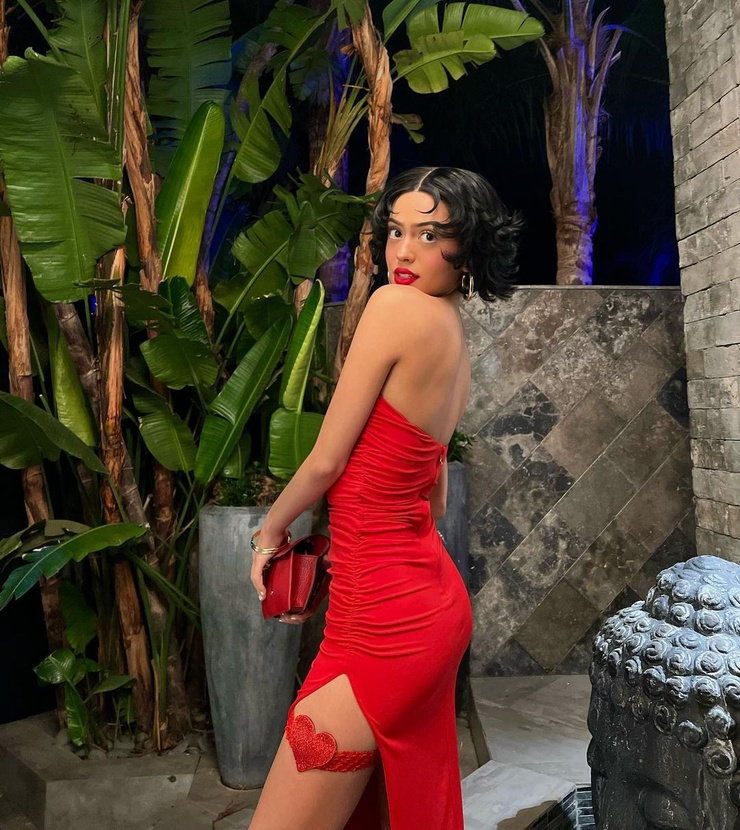 Picture of Nailea Devora