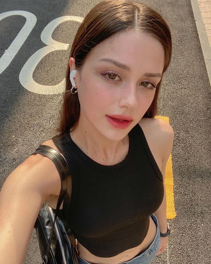 Picture of Lisa Rosh