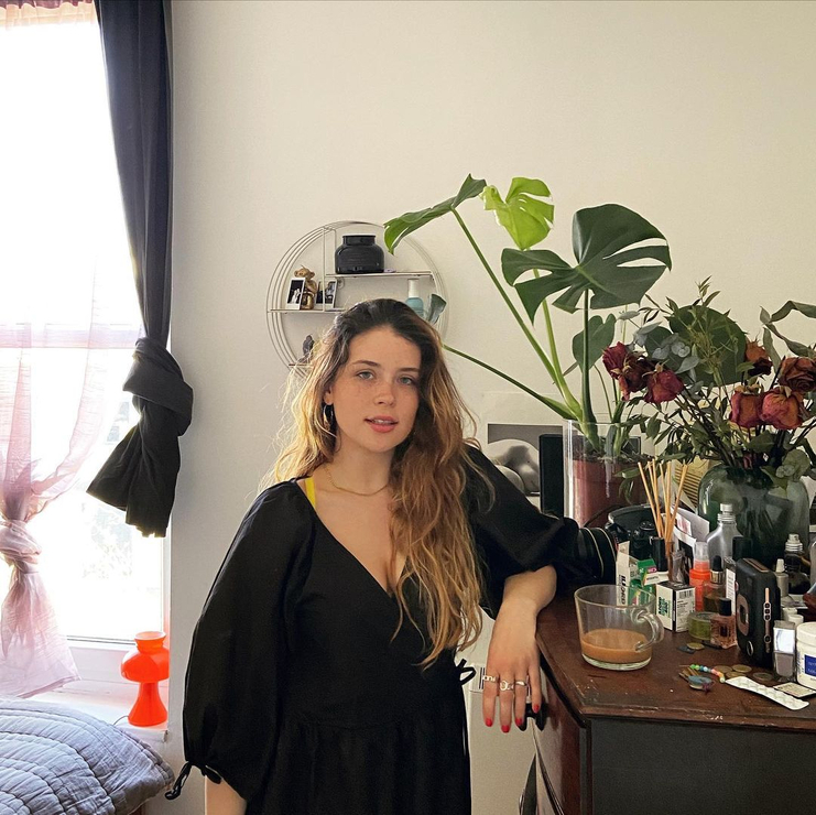 Picture of Mia Tomlinson