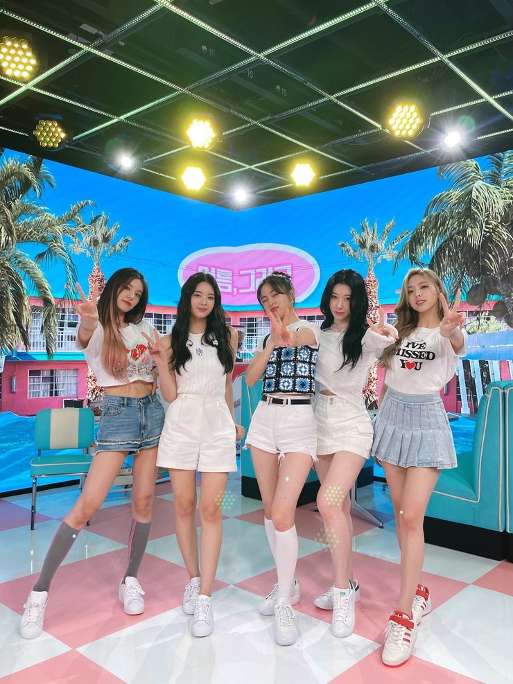 ITZY image