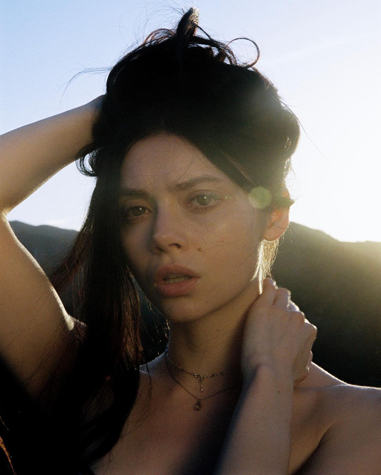 Picture of Alina Lee