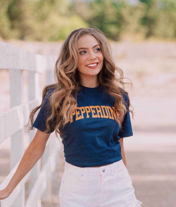 Zoe Gordon image