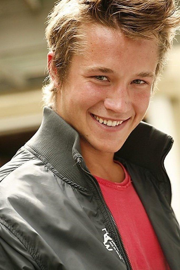 Nick Roux image