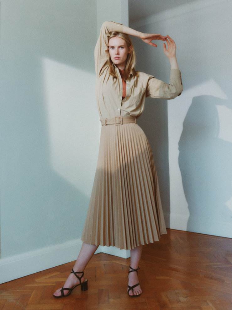 ANNE DEN OUTER picture