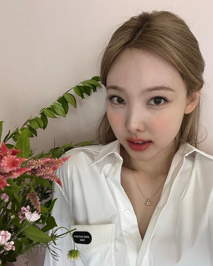 Im Nayeon picture