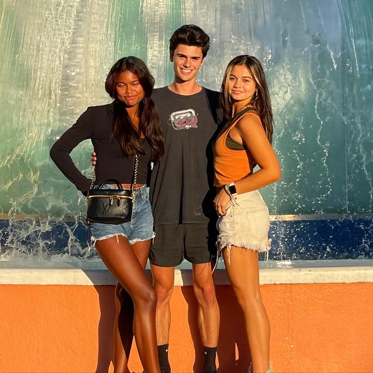 Siena Agudong picture