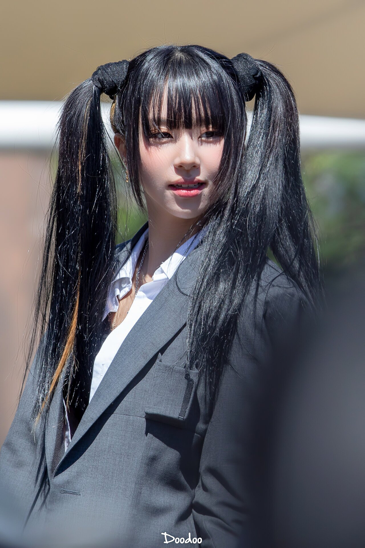 Picture of Son Chae Young