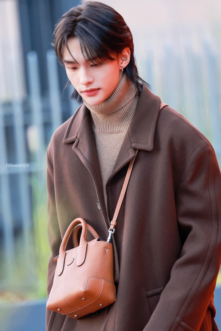 Hyun-Jin Hwang picture