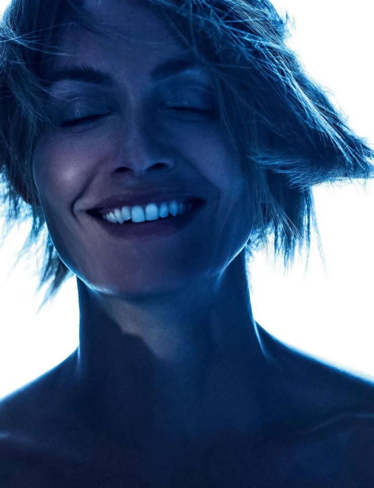 Picture of Amber Valletta