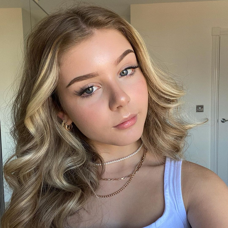 Picture of Darcey Angel