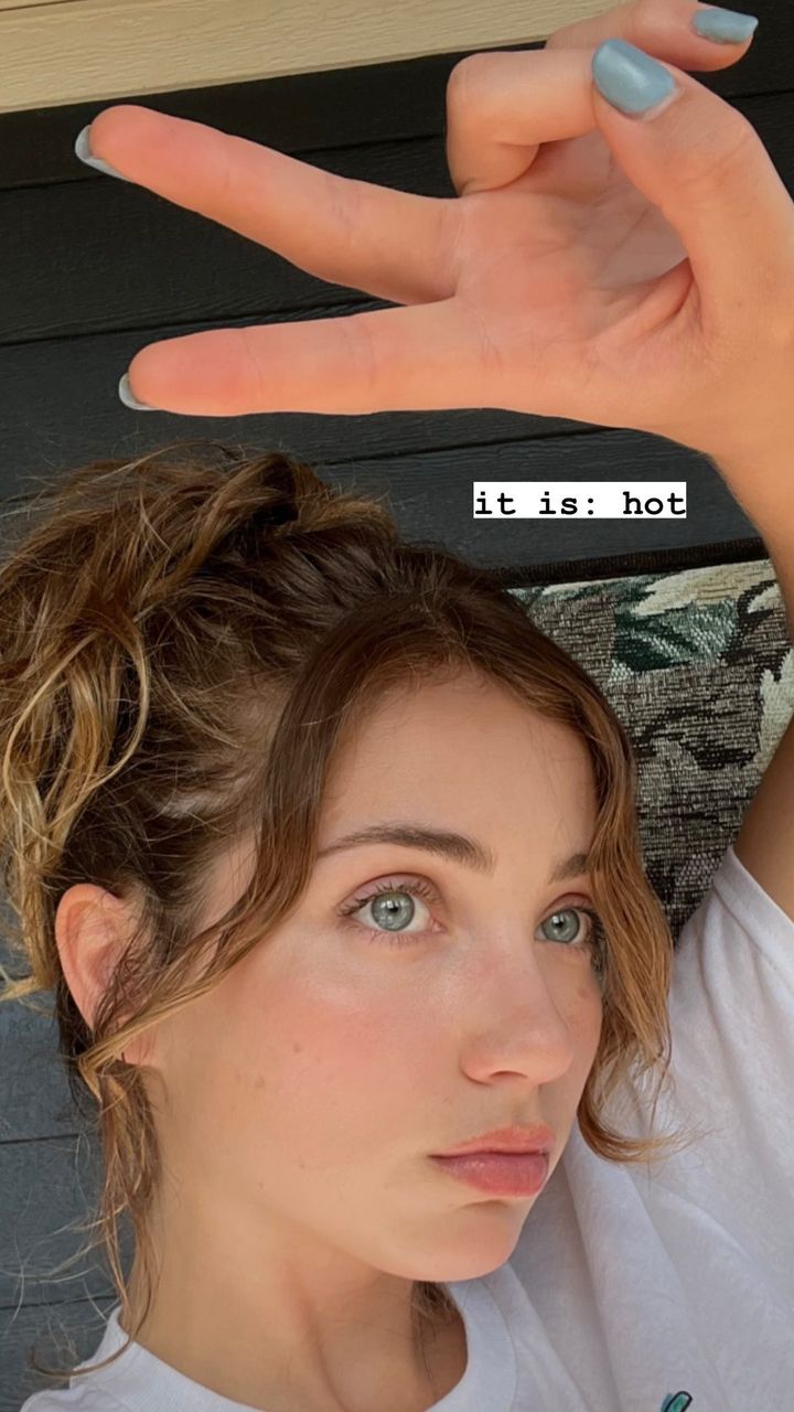 Picture of Emily Rudd
