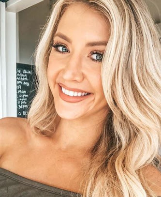 Picture of Elise Natalie Duncan.