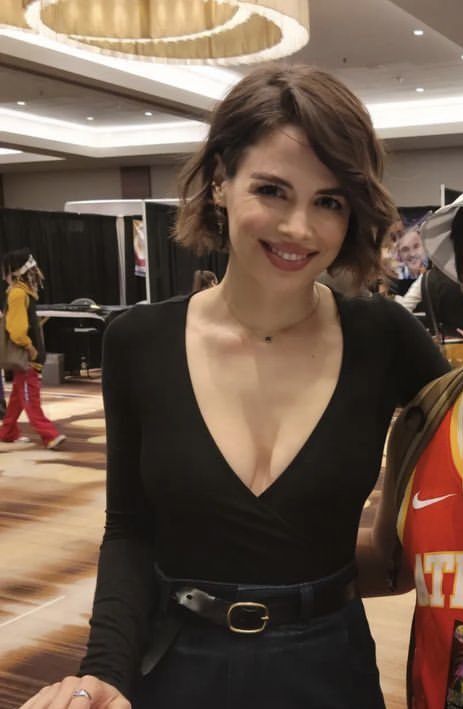 Conor Leslie image