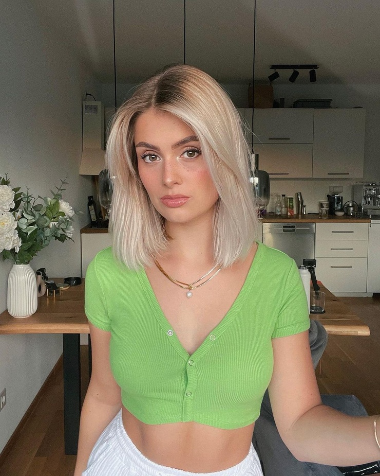 Picture of Laura Michelle