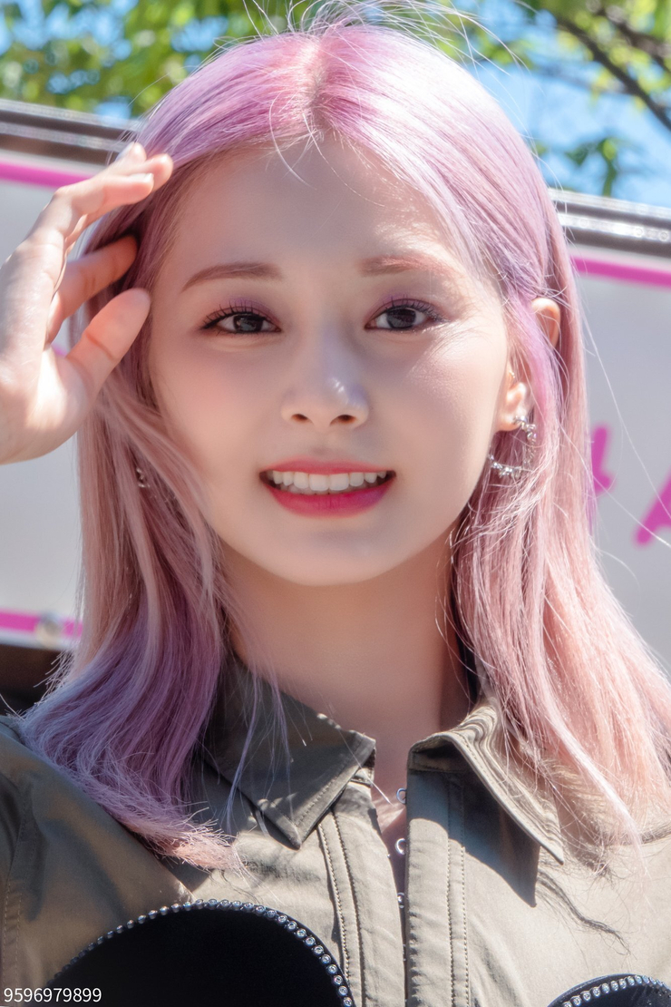 Picture of Chou Tzu-yu (Tzuyu)