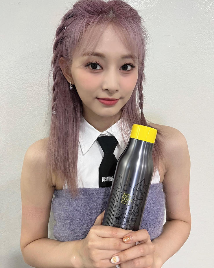 Picture of Chou Tzu-yu (Tzuyu)