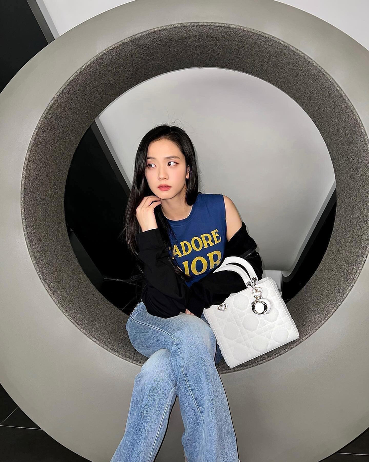 Picture of Kim Jisoo