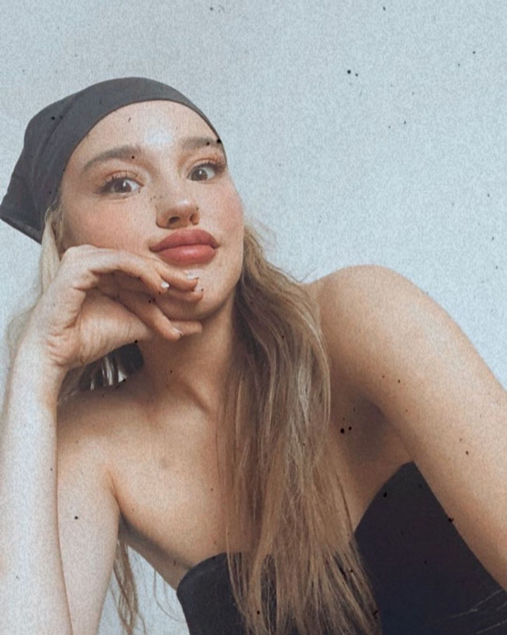 Picture of Emma Louise Webb